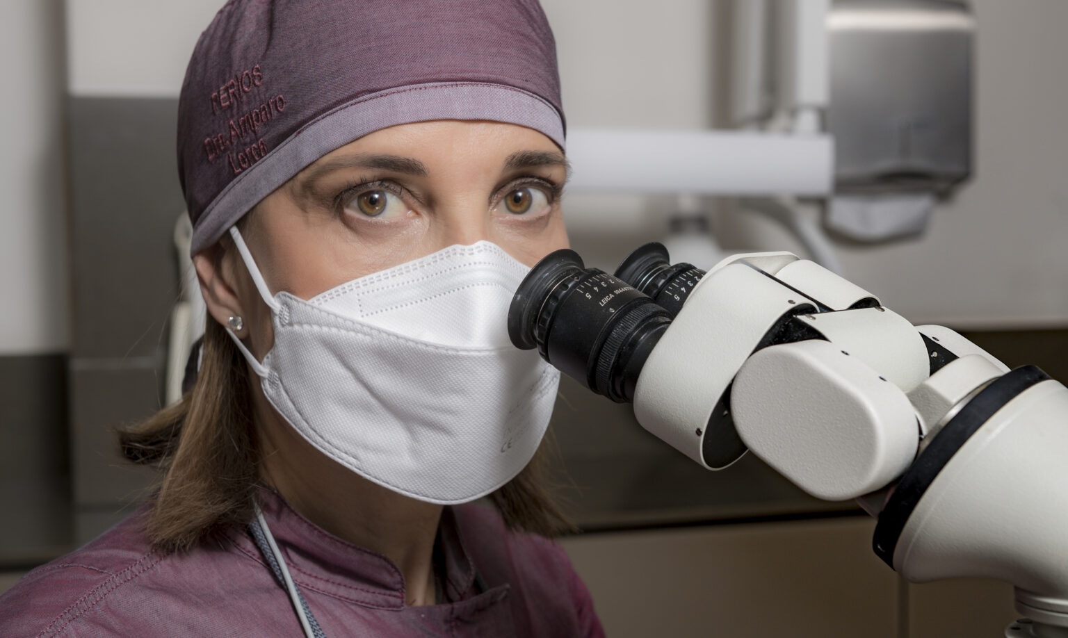 Cirugía apical – Amparo Lorca | Clínica Dental Perios